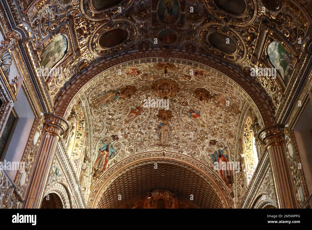New spanish baroque architecture hi-res stock photography and images ...