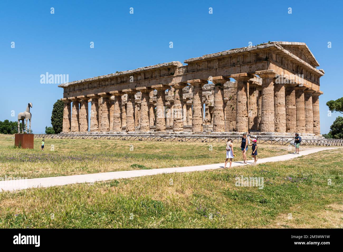 Doric order of architecture hi-res stock photography and images - Alamy