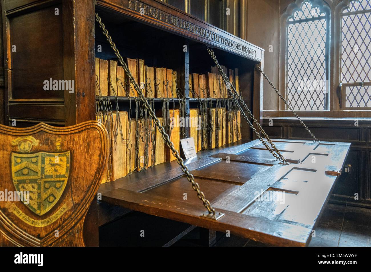 Chained books in library hi-res stock photography and images - Alamy