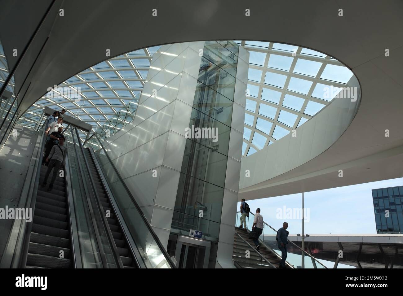The RET Metro station at The Hague / Den Haag Centraal main railway ...