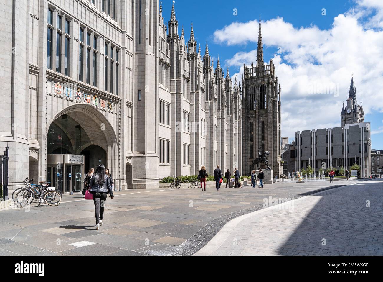 aberdeen street scenes Stock Photo - Alamy