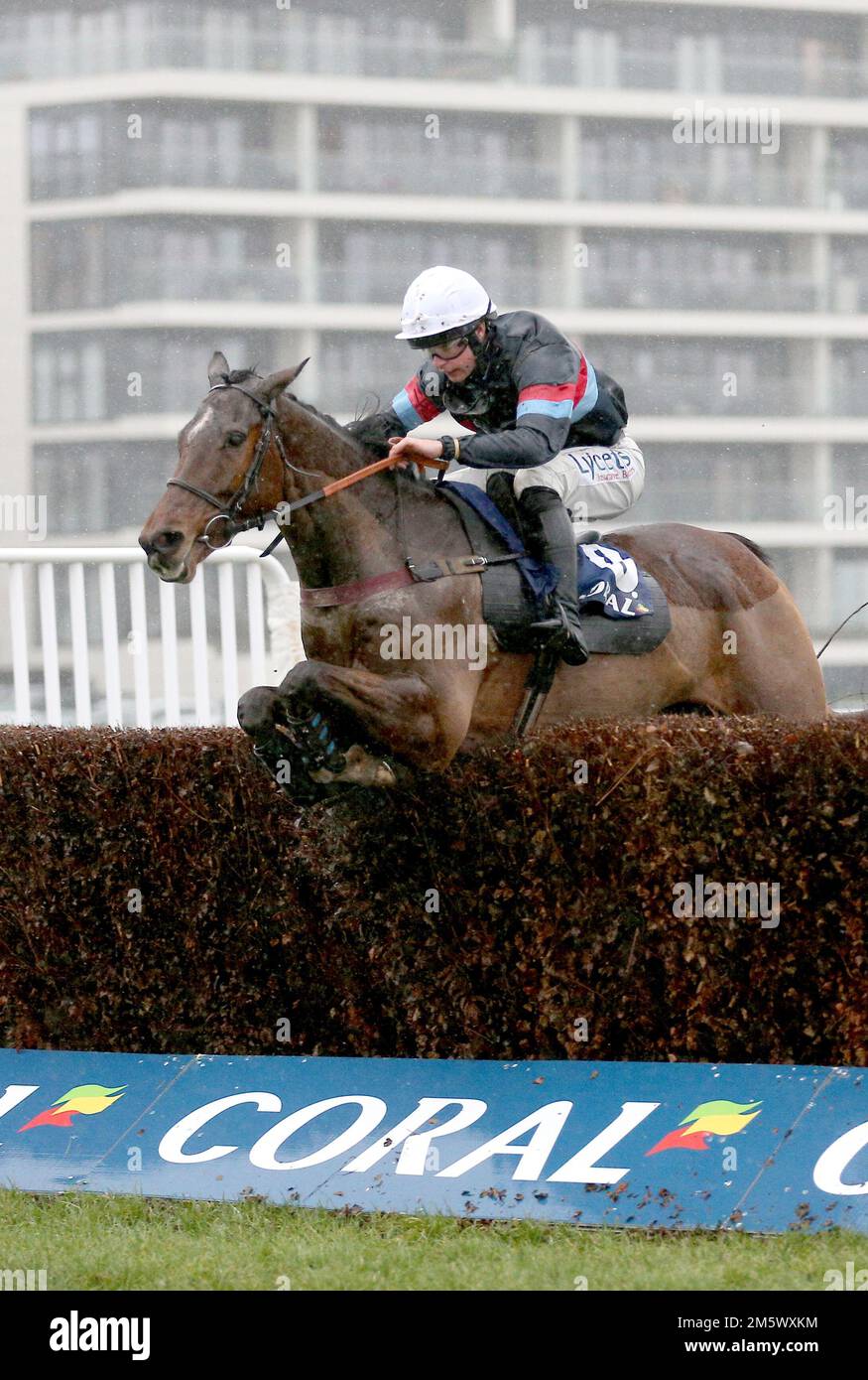 Newbury racecourse 2022 december hi-res stock photography and images ...