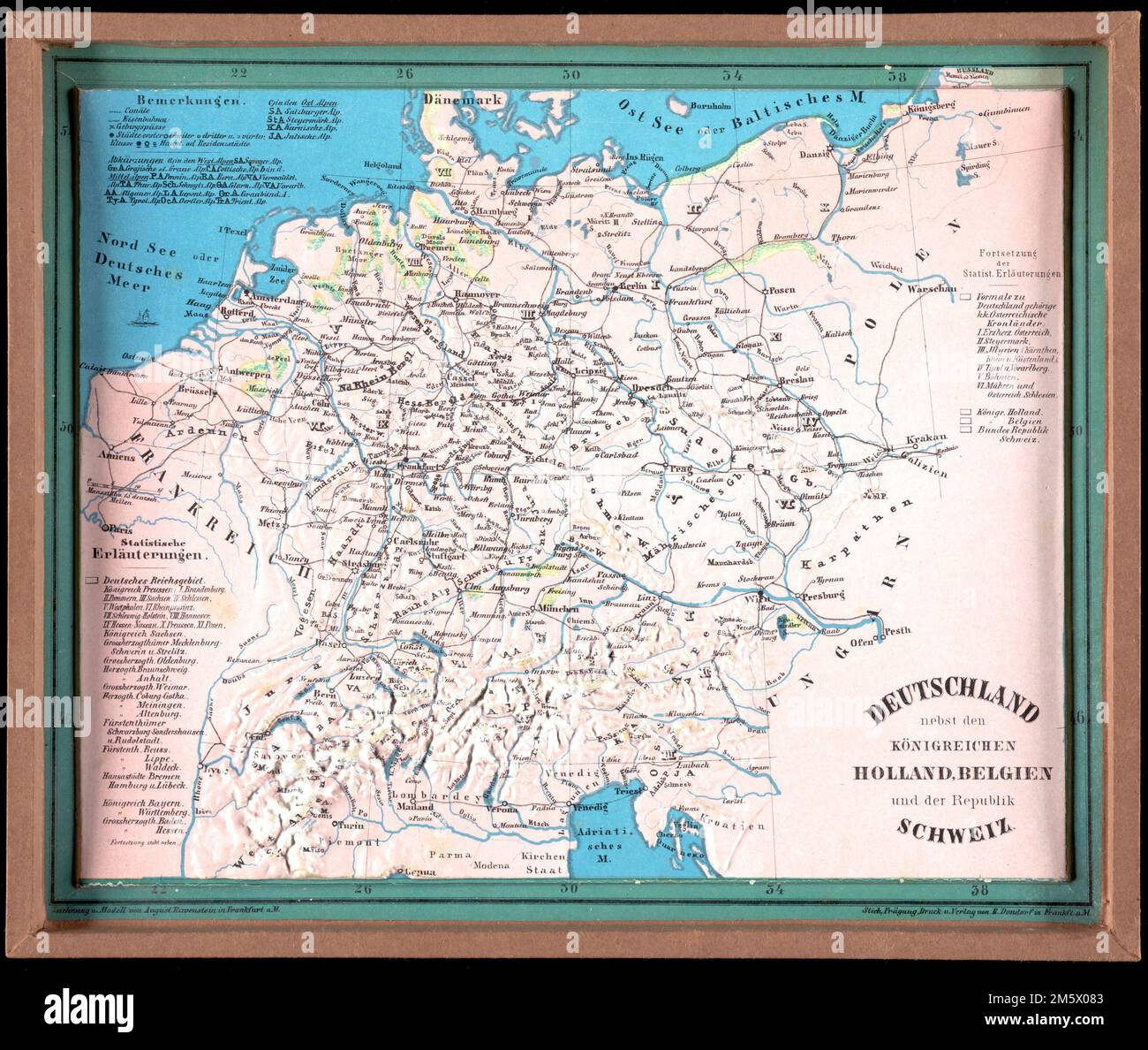 Raised relief maps hi-res stock photography and images - Alamy