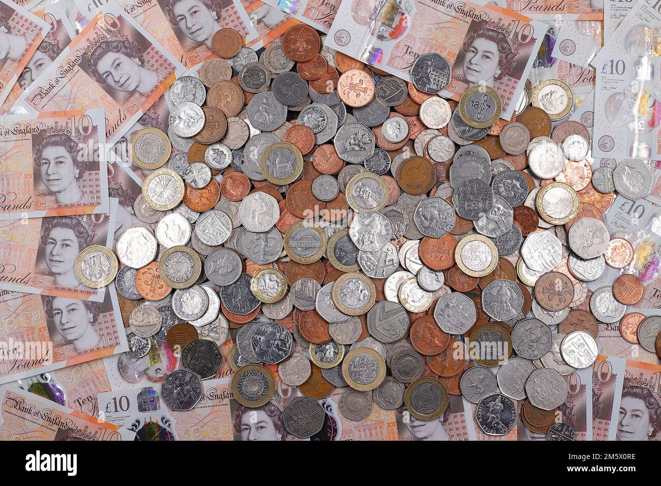 Pile loose change hi-res stock photography and images - Alamy