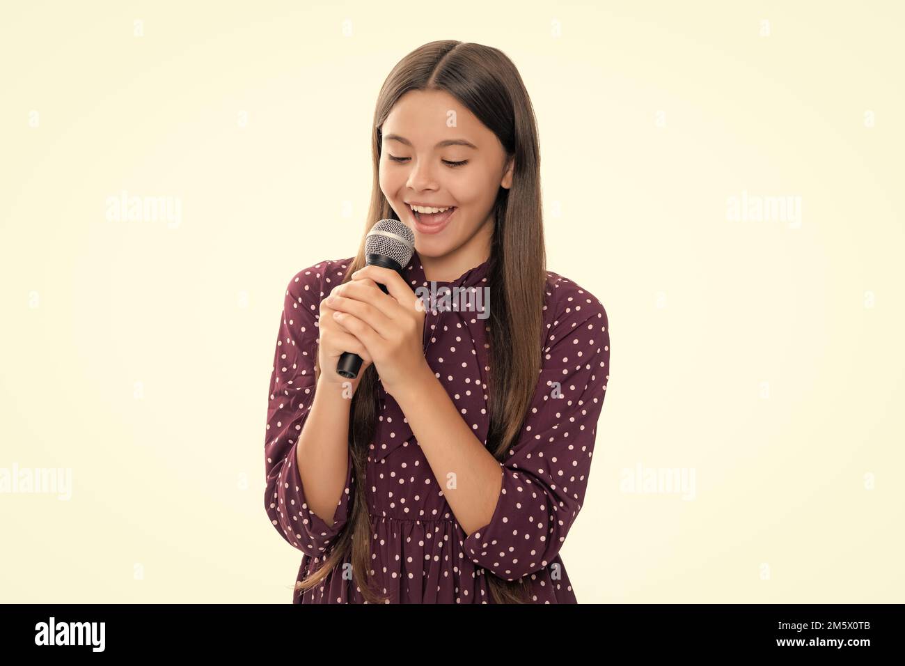 Sing singing singer sings hi-res stock photography and images - Alamy