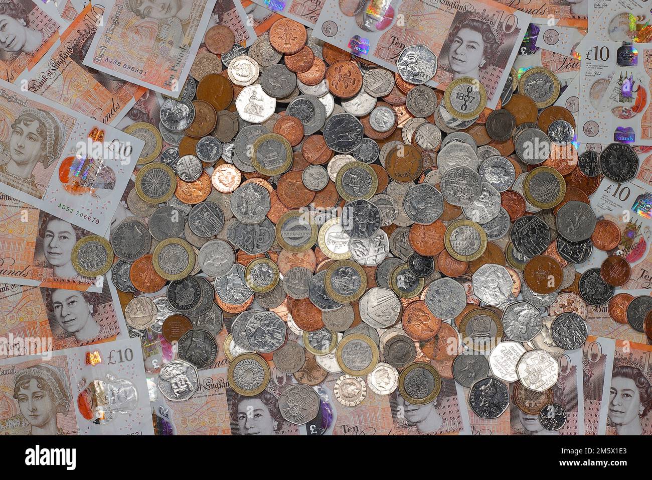 10 pound notes pile hi-res stock photography and images - Alamy