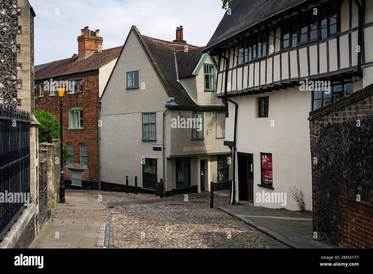 Elm Hill in Medieval Norwich City, Norfolk, UK Stock Photo - Alamy