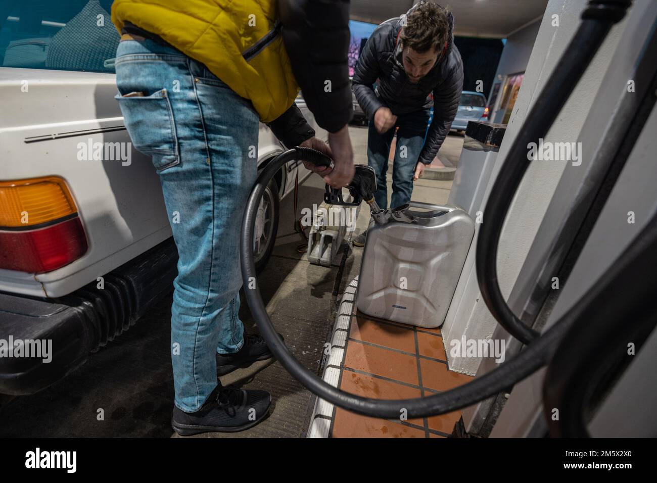 Car fuel cans hi-res stock photography and images - Alamy