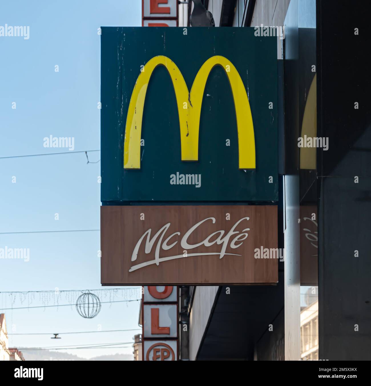 Mcdonalds sign signboard mcdonald hi-res stock photography and images ...