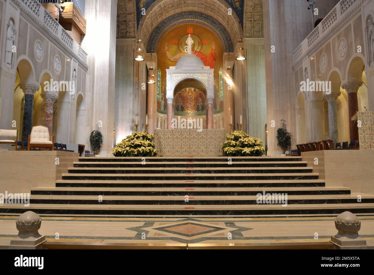 Basilica of the National Shrine of the Immaculate Conception Stock ...