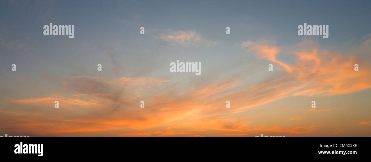 Dramatic yellow sky hi-res stock photography and images - Alamy
