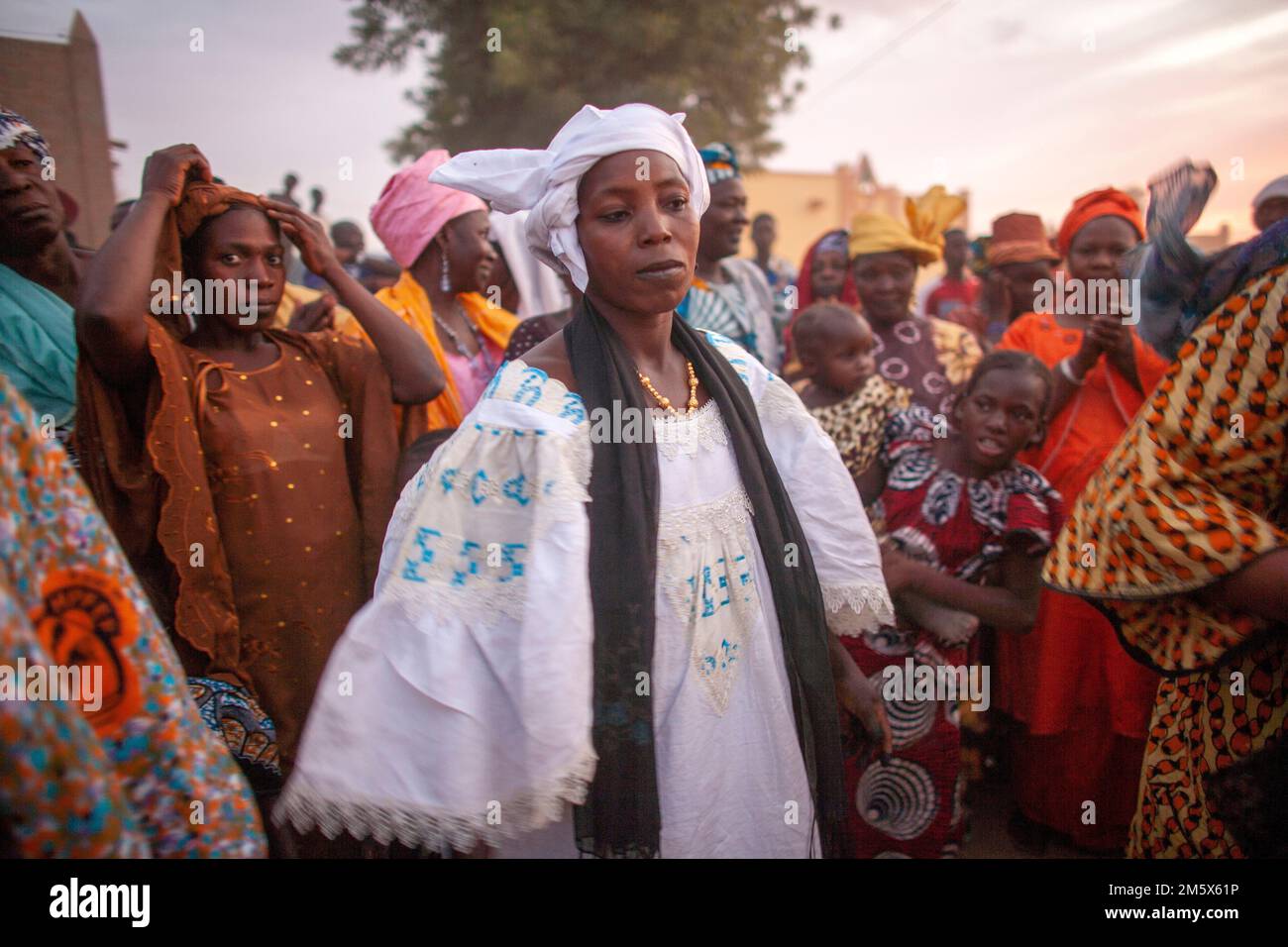 African Woman dancing in Niafunke ,Mali, West Africa Stock Photo - Alamy