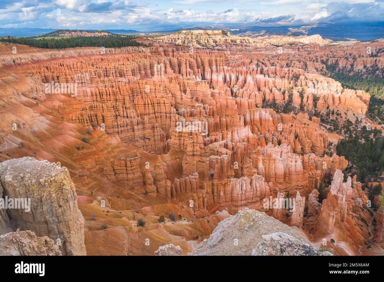panorama overview of byrce canyon from inspiration point Stock Photo ...