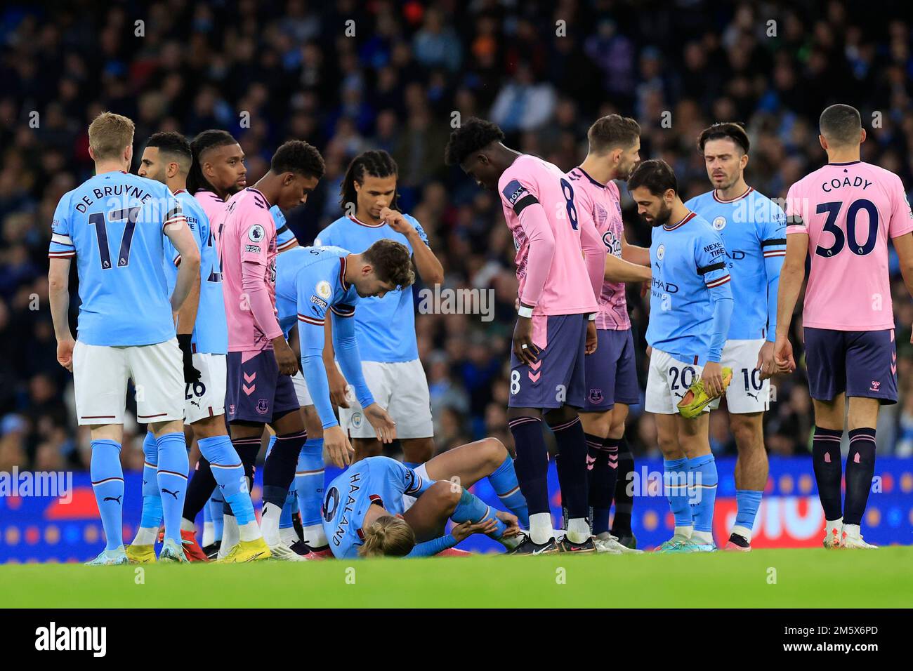 Erling haaland injured hi-res stock photography and images - Alamy