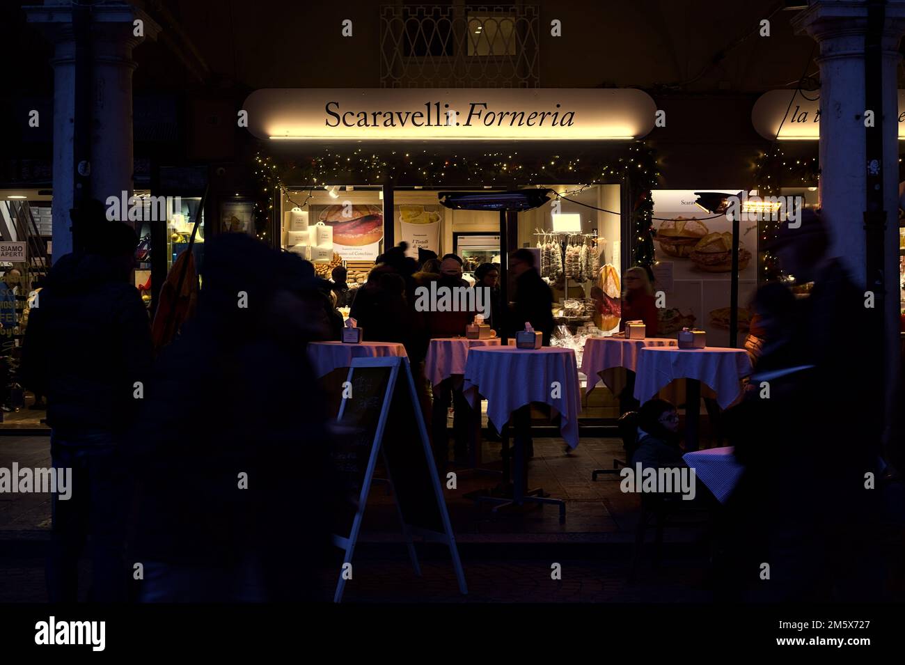 Bakery people waiting in hi-res stock photography and images - Alamy