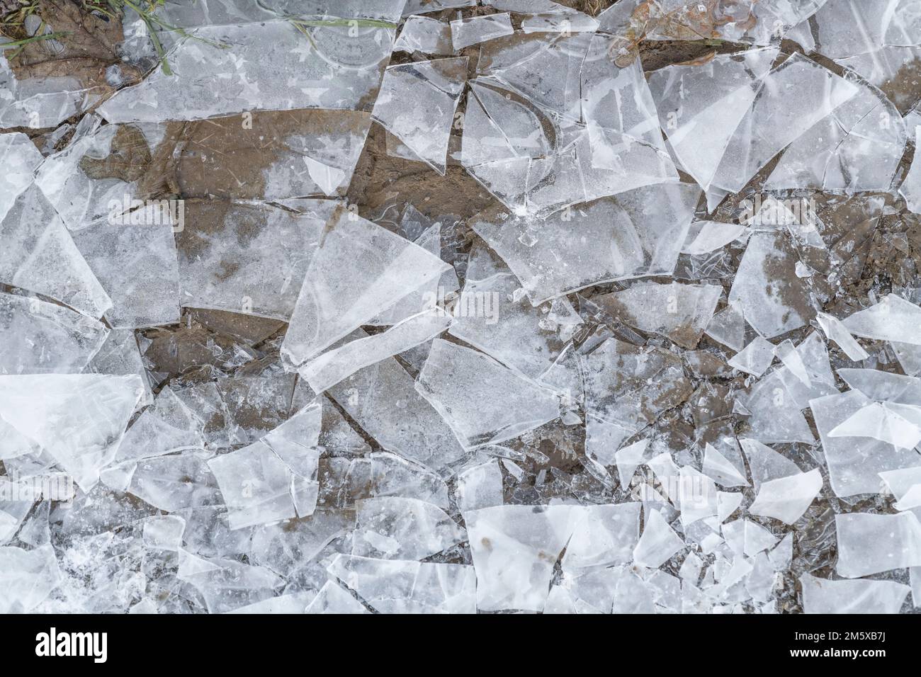 Something shattered hi-res stock photography and images - Alamy