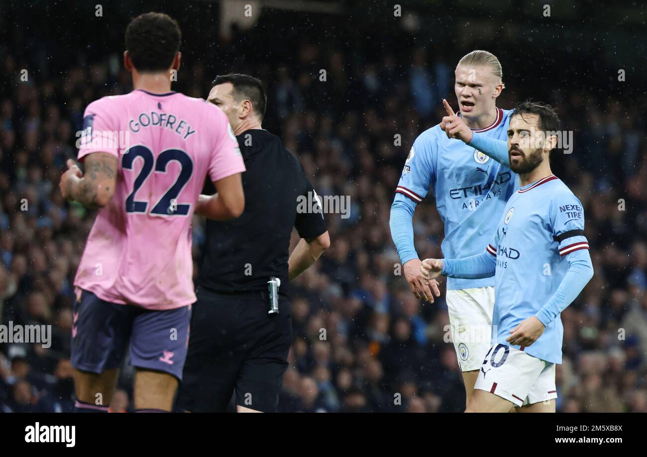 Angry stadium hi-res stock photography and images - Alamy