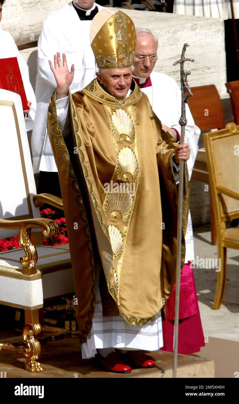 Name ratzinger hi-res stock photography and images - Alamy