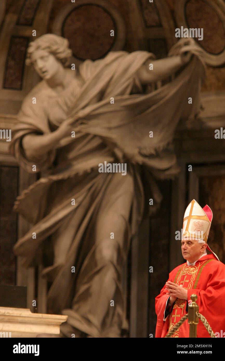 Valencia, Spanien. 01st Dec, 2022. File Credit: Pope Venedict XVI dies ...