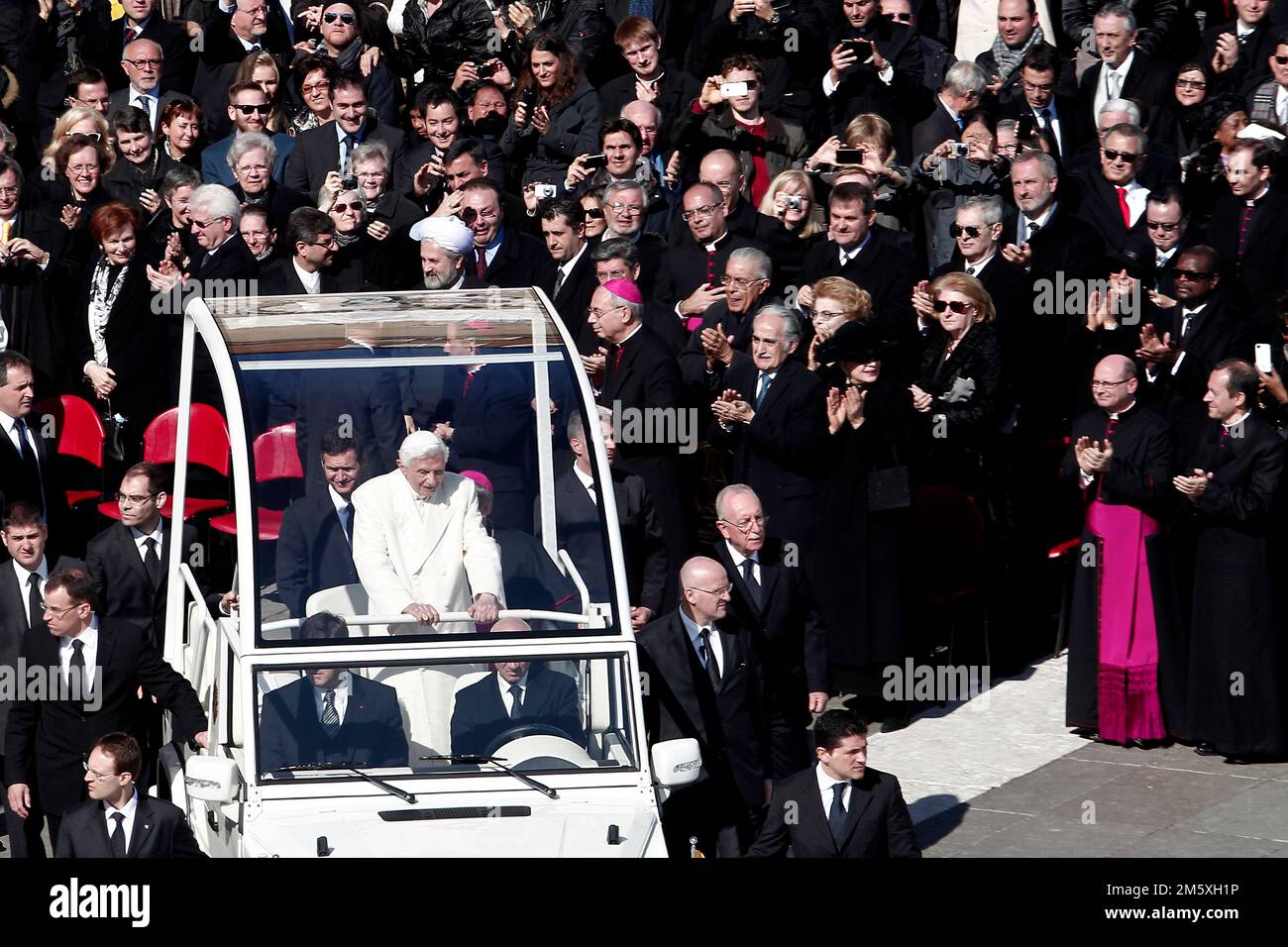 265th pope hi-res stock photography and images - Alamy