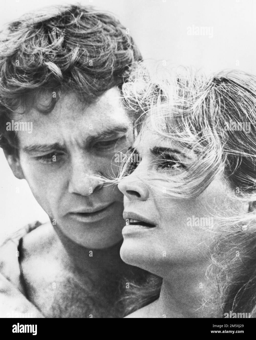 Ryan O'Neal, Candice Bergen, on-set of the Film, "Oliver's Story ...