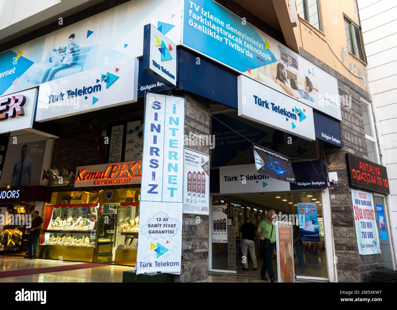 Mobile operator hi-res stock photography and images - Alamy
