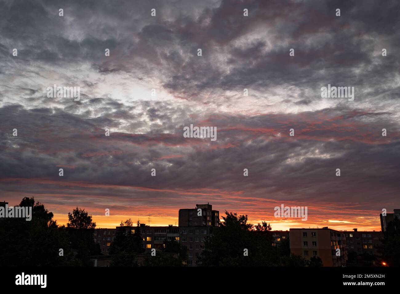 Sun sunshine sunny cloud timelapse hi-res stock photography and images ...