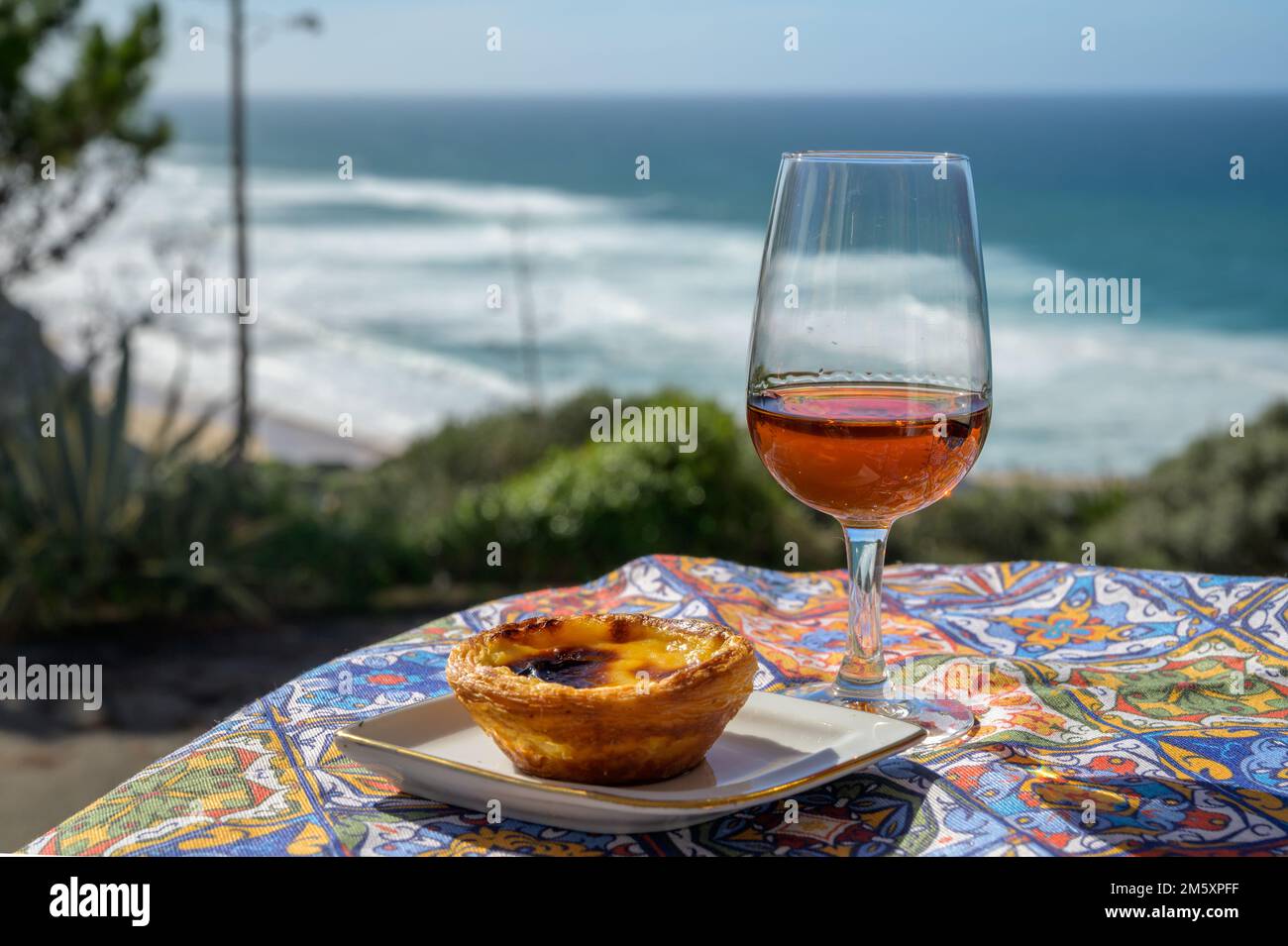 Pasteis de nata porto hi-res stock photography and images - Alamy