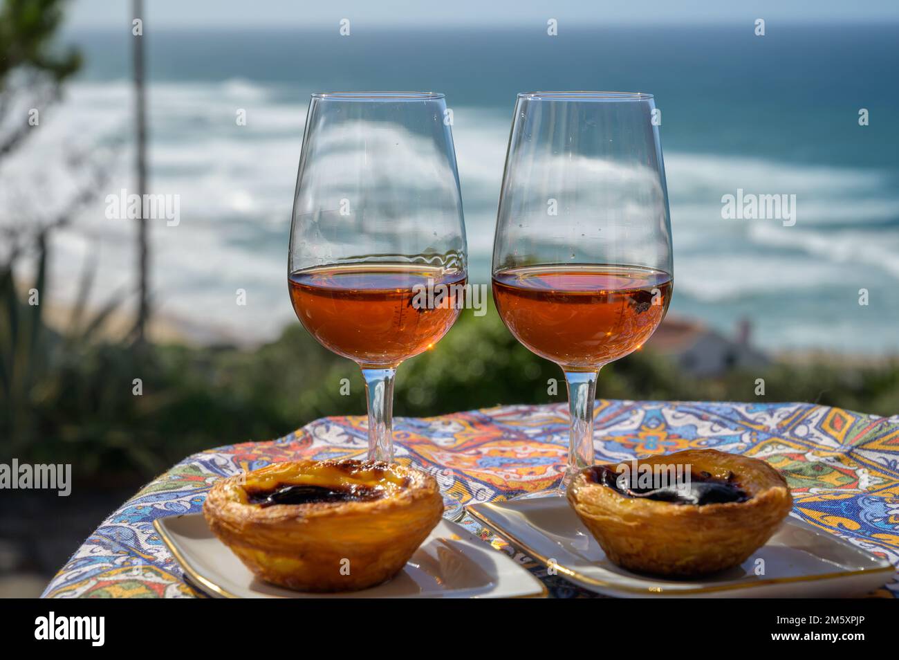 Porto de cascais hi-res stock photography and images - Alamy