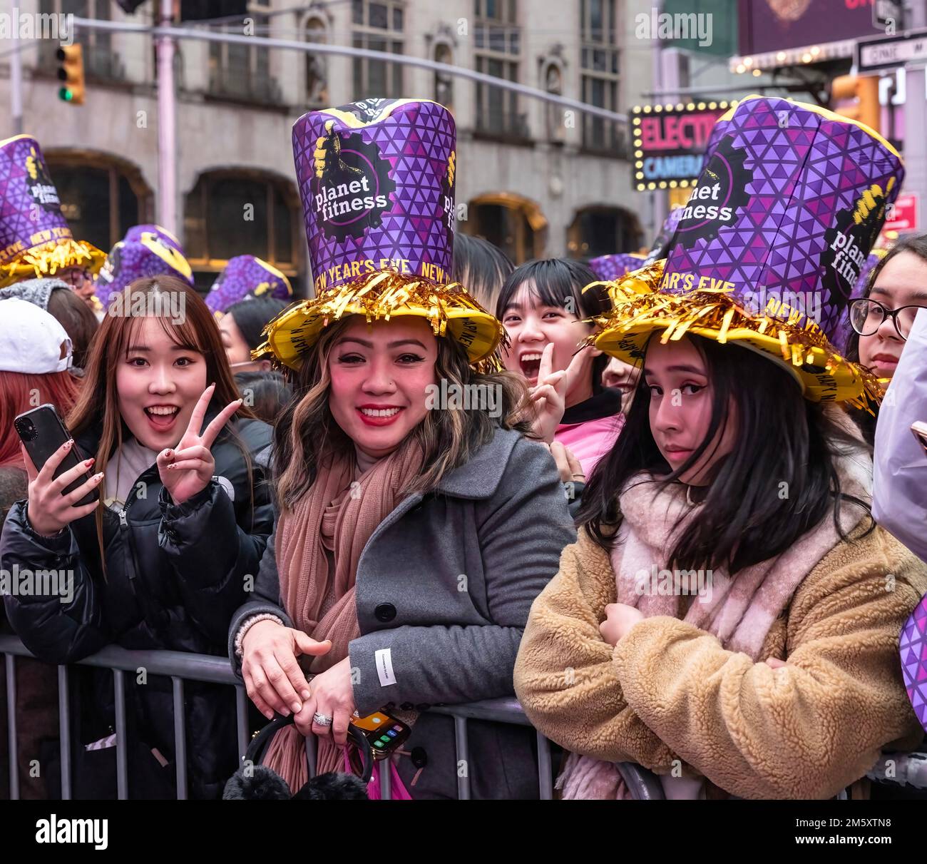 NEW YORK, N.Y. – December 31, 2022: New Year’s Eve revelers are seen in ...