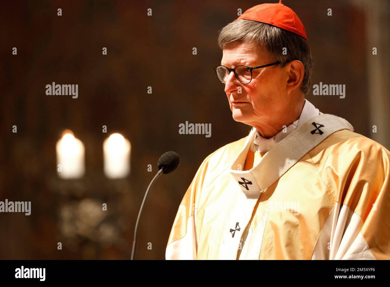 New year's eve mass cathedral hi-res stock photography and images - Alamy