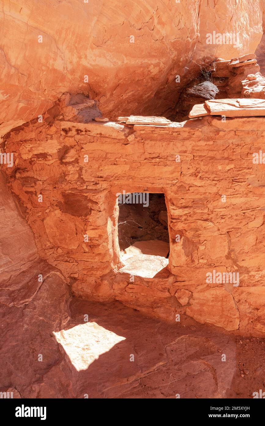 Split Level Ruin. Backpacking in Grand Gulch and viewing Anasazi dwellings and rock art. Near ...