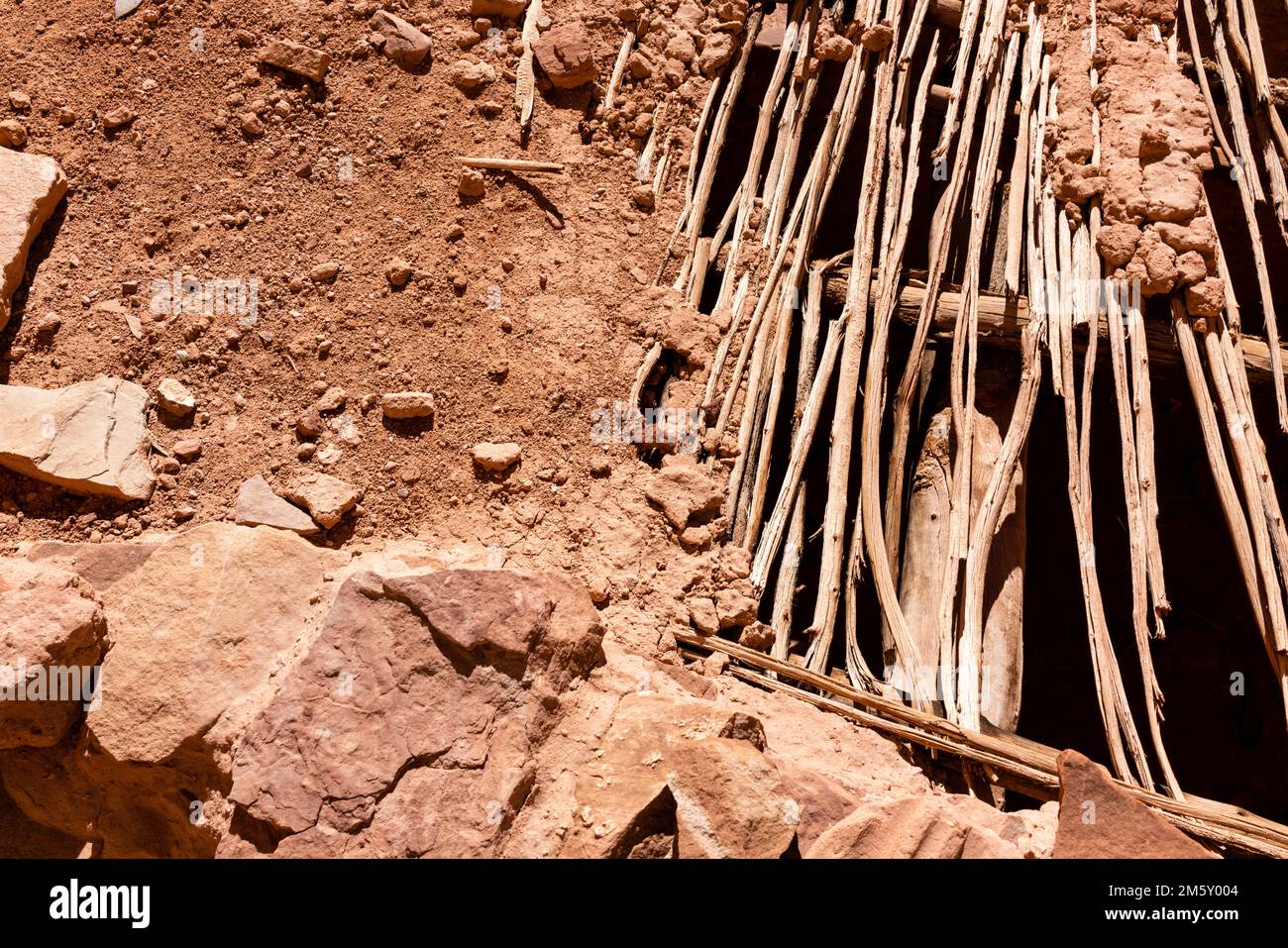 Split Level Ruin. Backpacking in Grand Gulch and viewing Anasazi ...