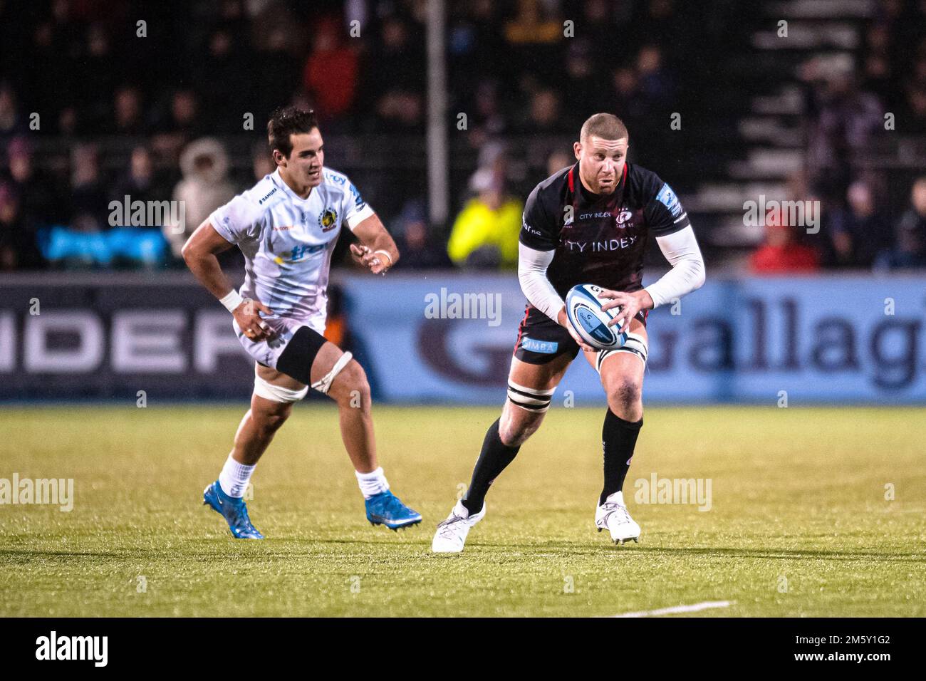 LONDON, UNITED KINGDOM. 31st, Dec 2022. Nick Isiekwe of Saracens (right ...