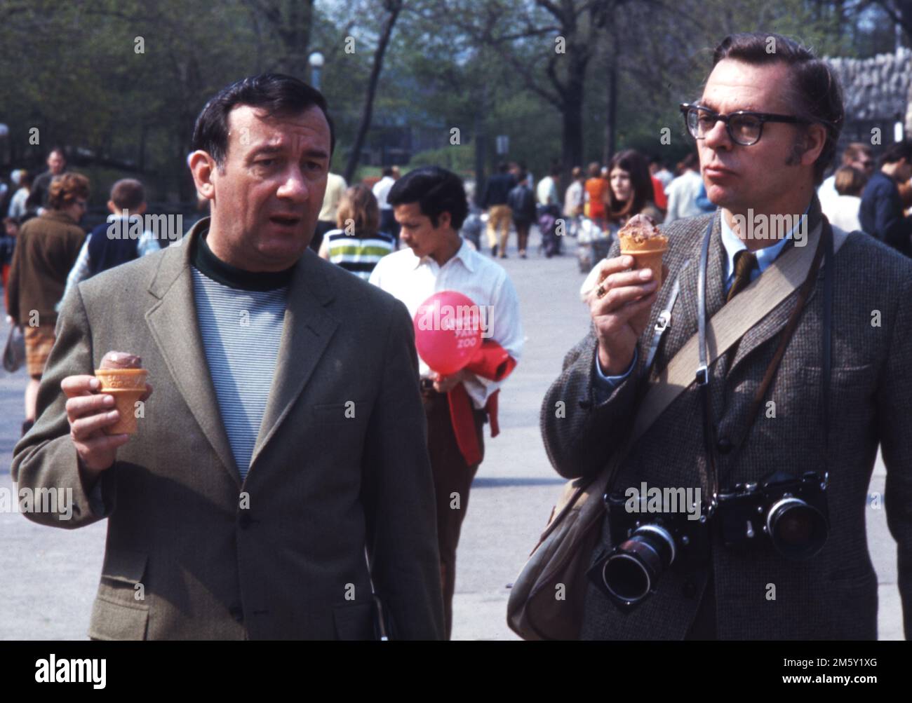 Writer Louis Botto and photographer Phillip Harrington in Chicago, 1969 ...