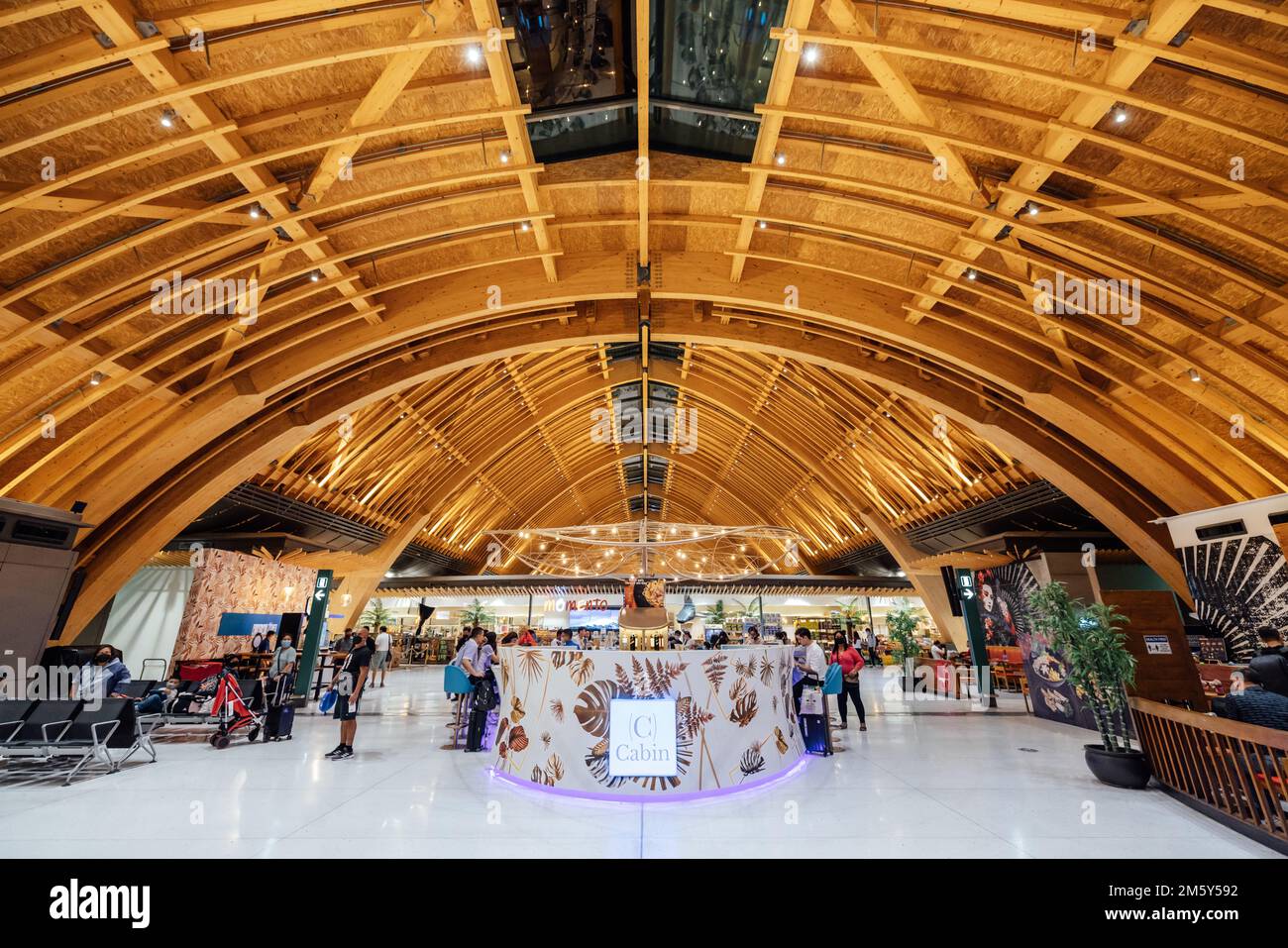 The people inside the newly opened Terminal 2 in Cebu Mactan ...