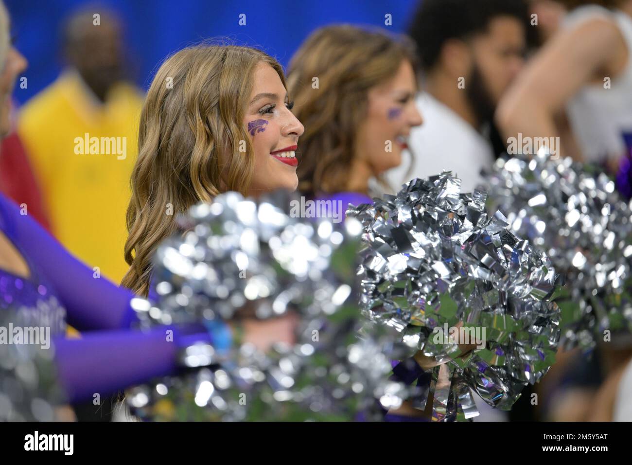 Kansas state wildcats cheerleaders hi-res stock photography and images ...
