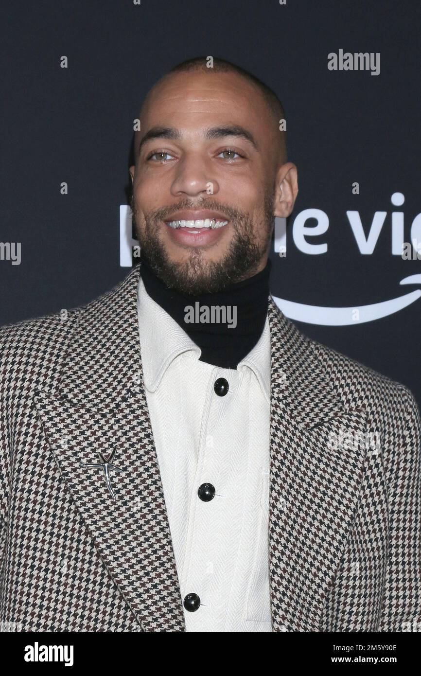 Something From Tiffany's Premiere at the AMC 14 on November 29, 2022 in ...
