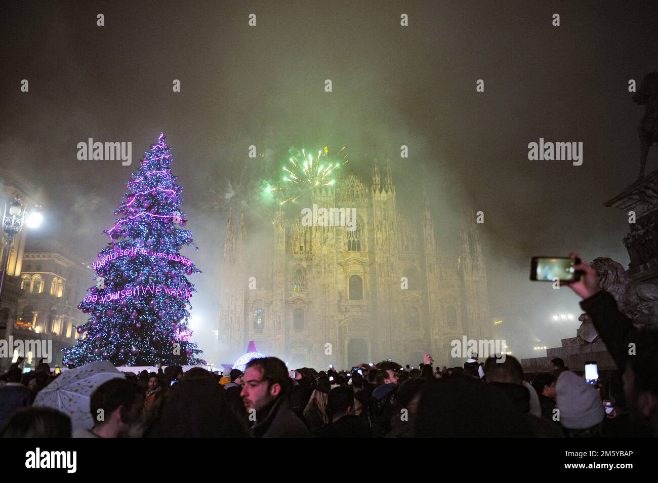Milan, Italy. 01st Jan, 2023. Milan - New Year's Eve in Piazza Duomo ...