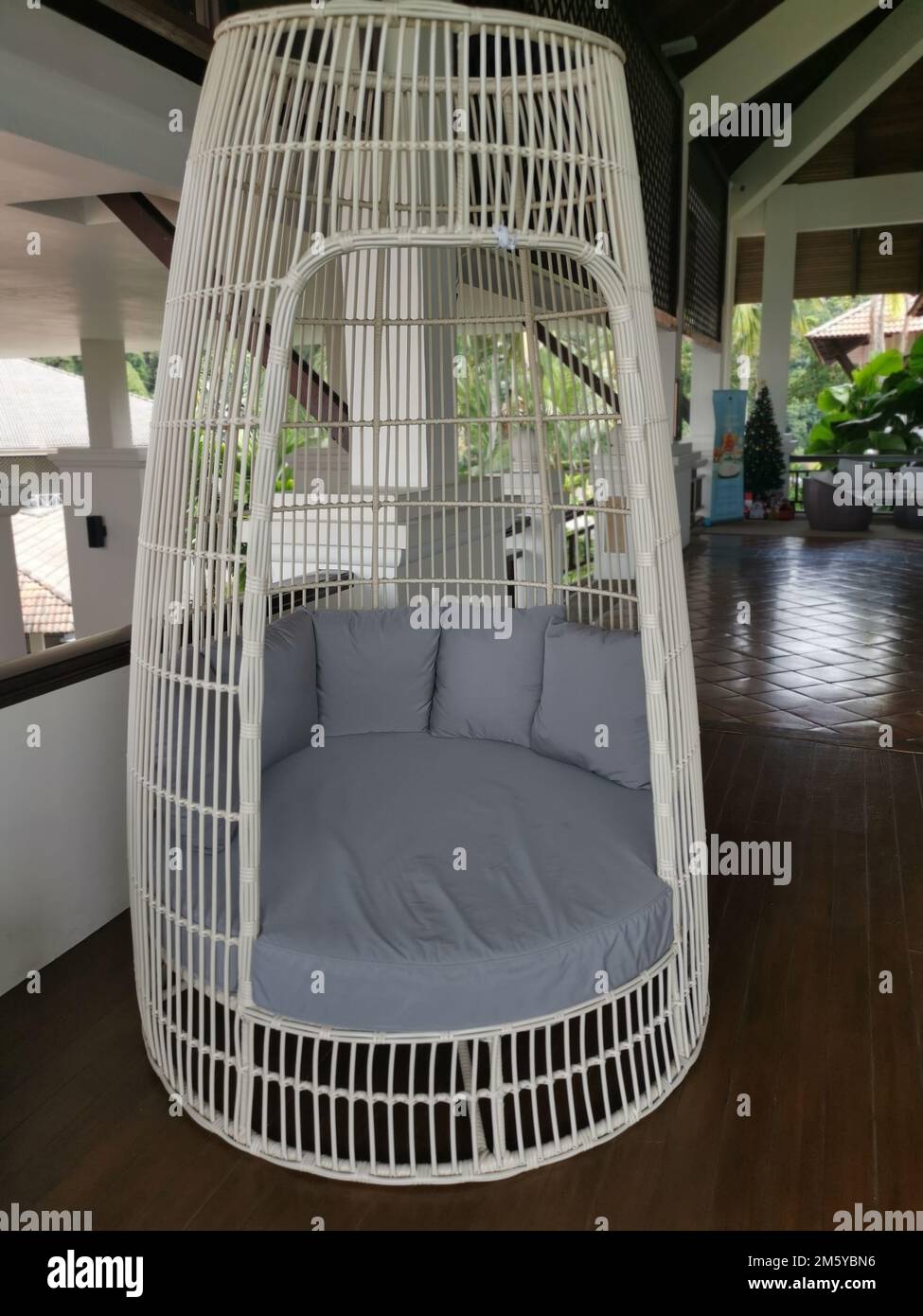 Pod chair garden hi-res stock photography and images - Alamy
