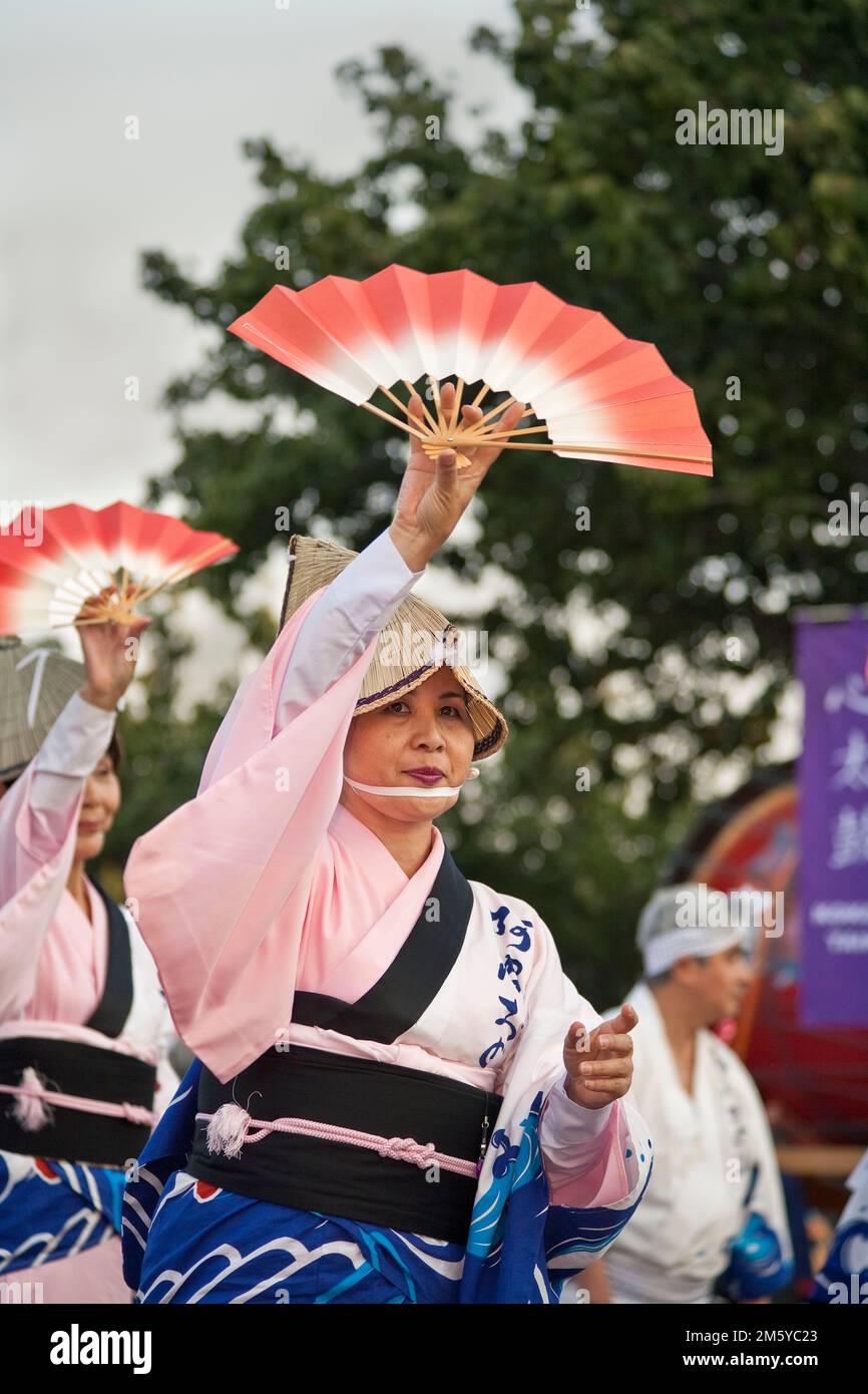 Nisei hi-res stock photography and images - Alamy