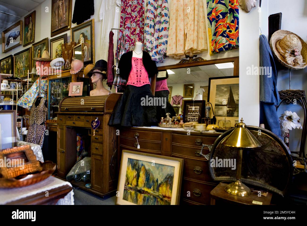 second hand store interior H Stock Photo - Alamy second hand store interior H Stock Photo - Alamy