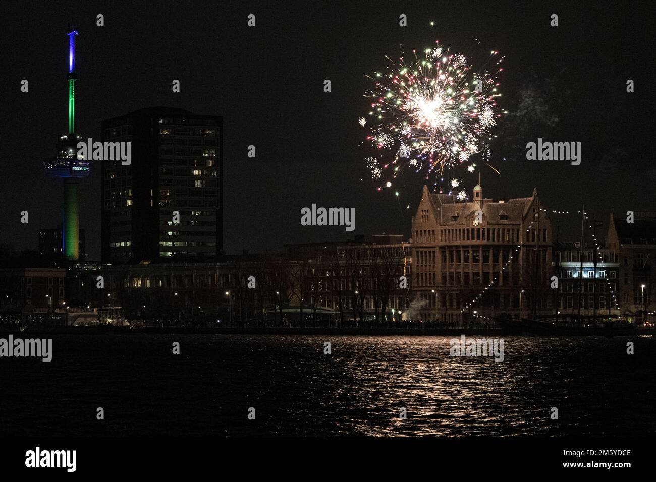 Rotterdam, Netherlands. 1st Jan 2023. ROTTERDAM - Fireworks enthusiasts ...