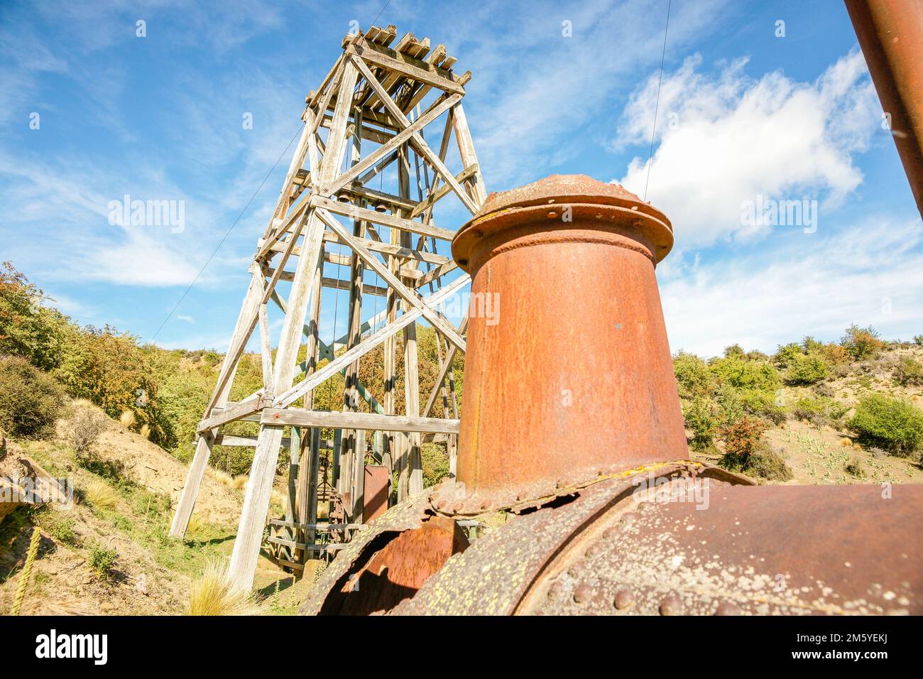 Old mine machinery and buildings hi-res stock photography and images ...