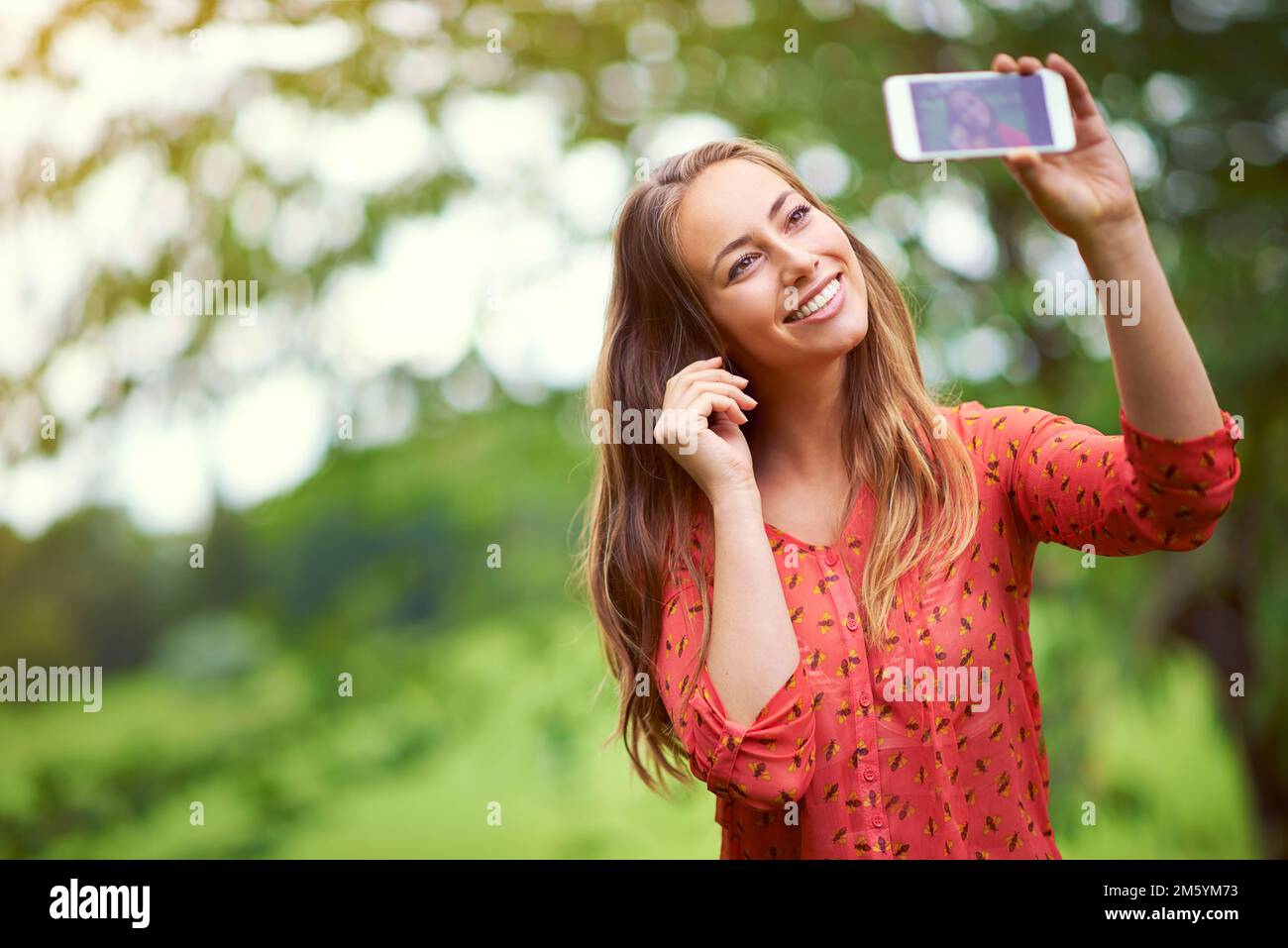 Cute selfie pose hi-res stock photography and images - Alamy