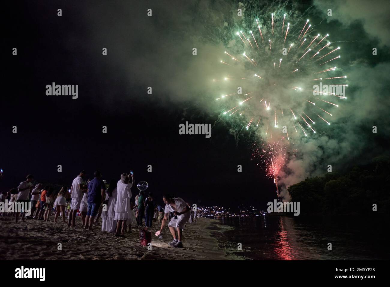 Angra Dos Reis, Brazil. 01st Jan, 2023. Fireworks color the sky at ...