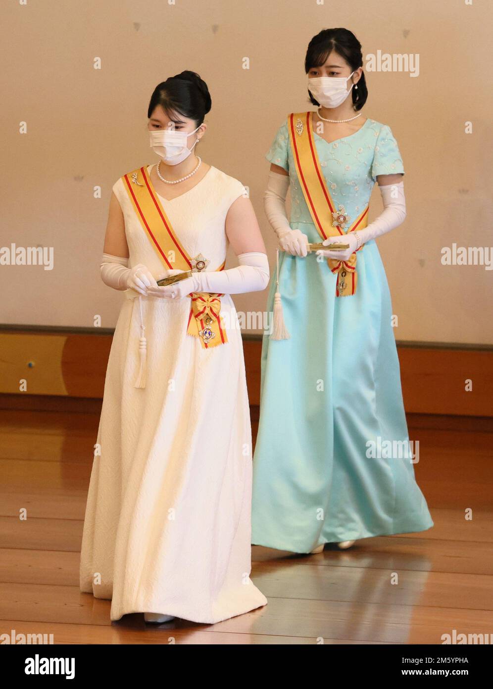Japanese Princess Aiko (L) and Princess Kako are pictured before ...