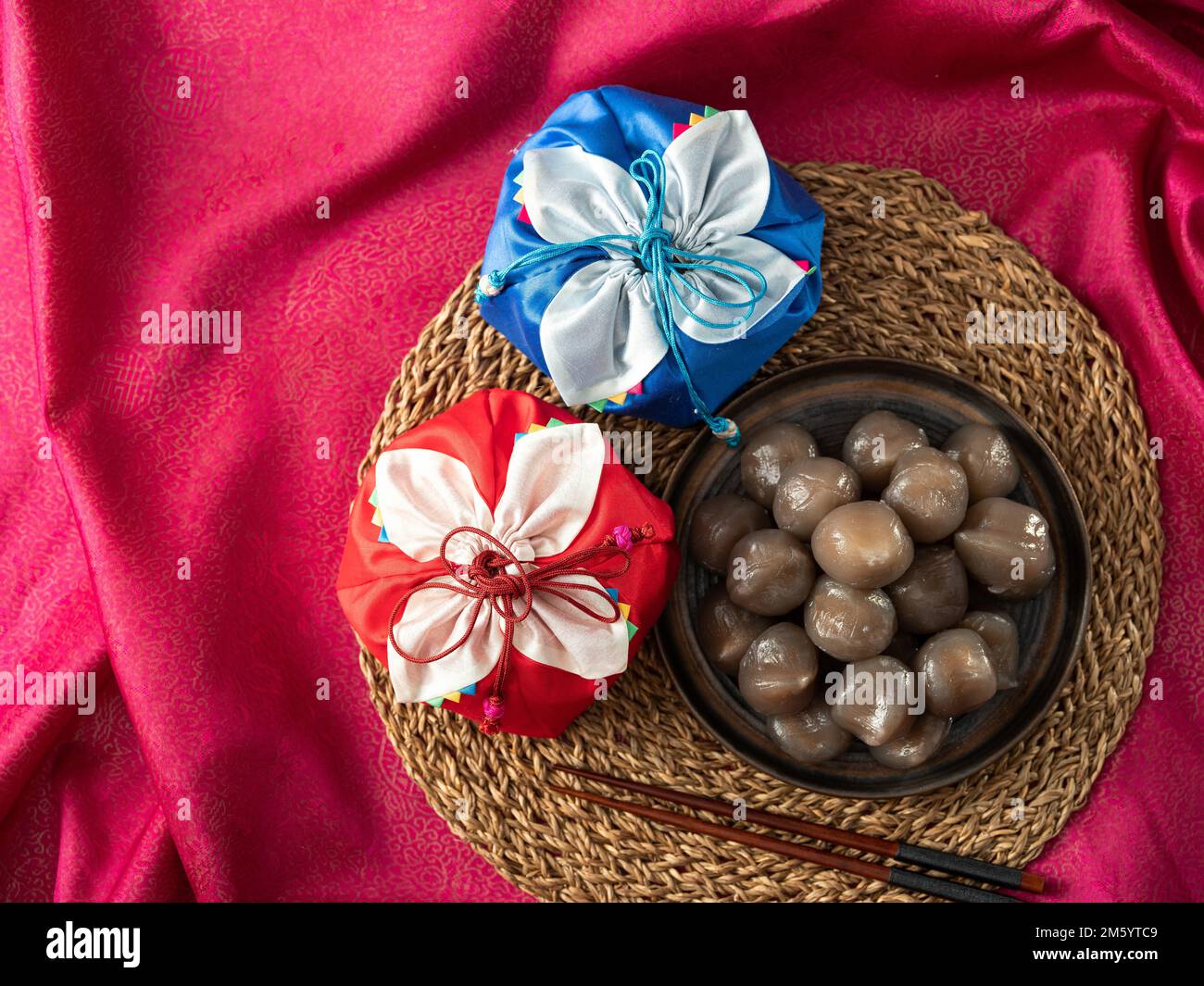 Korean rice flour cake hi-res stock photography and images - Alamy