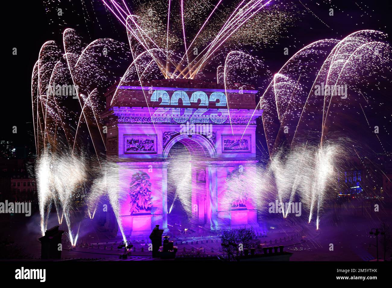 Paris, France. 31st Dec 2022. Fireworks (Firework) at the Arch of ...