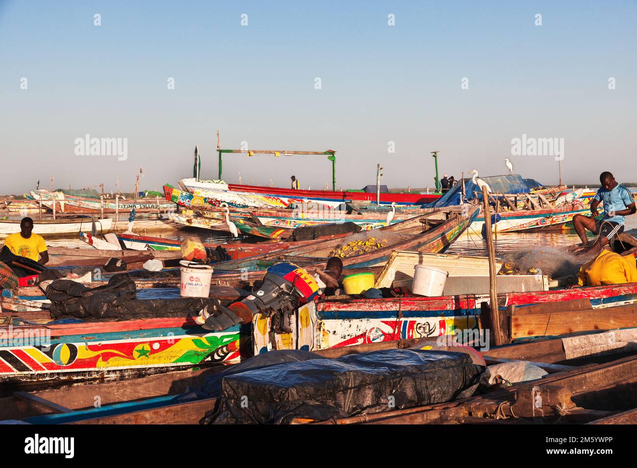Senegal fish market in ziguinchor hi-res stock photography and images ...